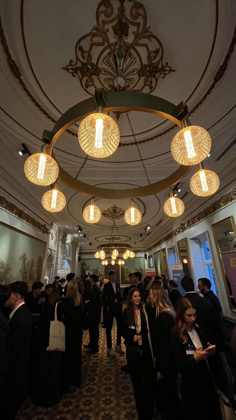 Alumni success stories: Stella Shukla - News - Maastricht University